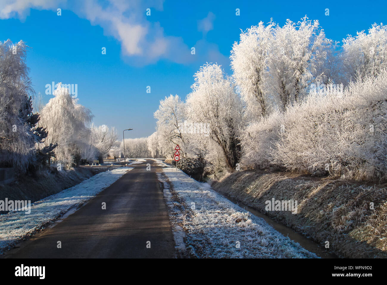 Rotterdam winter hi-res stock photography and images - Alamy