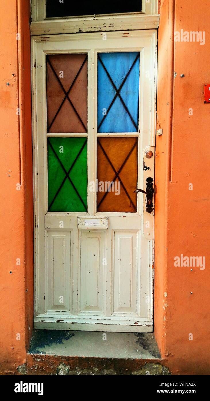 Closed house hi-res stock photography and images - Alamy