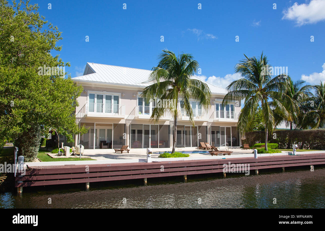 Luxury houses on the Grand Cayman island Stock Photo - Alamy