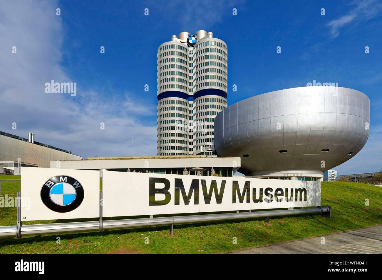 Bmw tower hi-res stock photography and images - Alamy