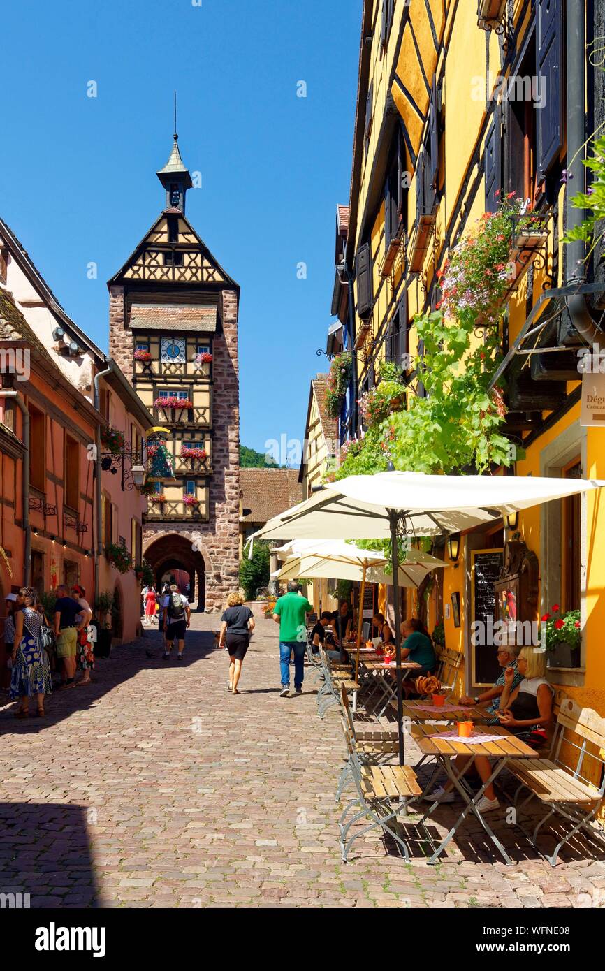 Dolder tower gate hi-res stock photography and images - Alamy