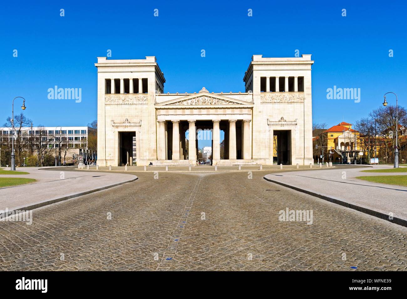 Munchen propylaea hi-res stock photography and images - Alamy