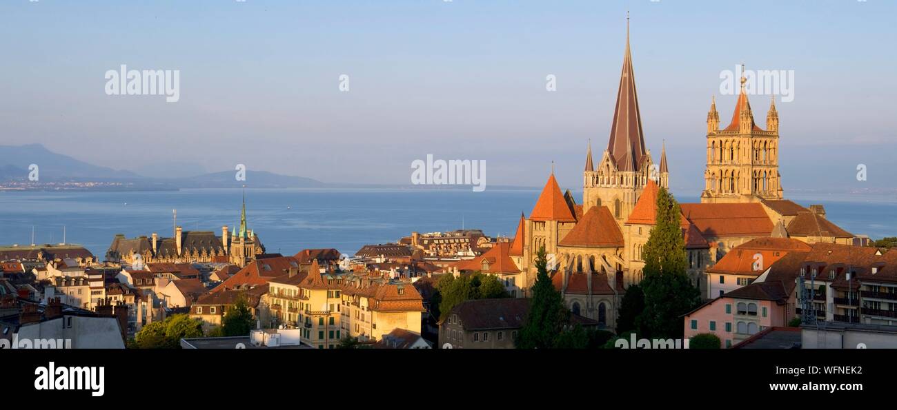 Switzerland, Canton of Vaud, lake Geneva (Leman Lake), Lausanne, city ...