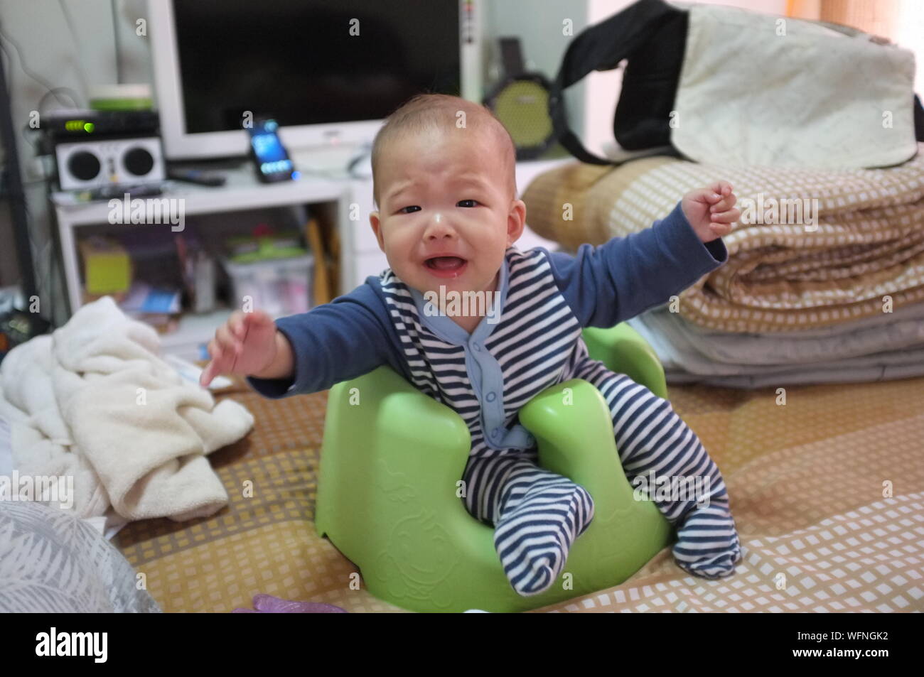 Indian baby crying hi-res stock photography and images - Alamy