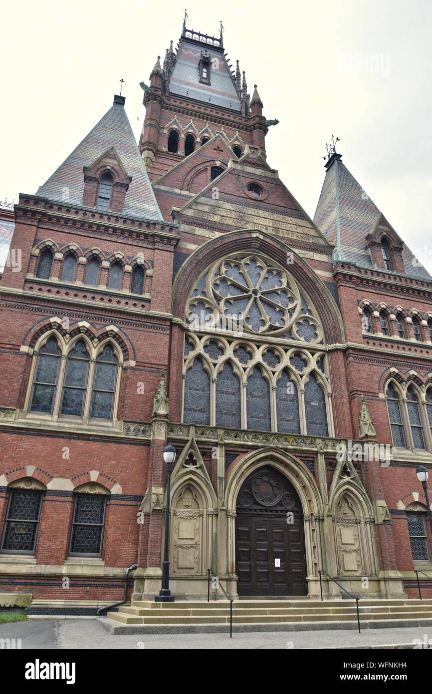 A view of the Harvard Museums in Harvard Square, Cambridge ...