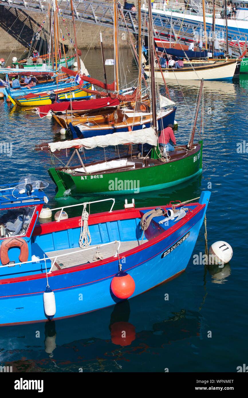 Brest france festivals hi-res stock photography and images - Alamy