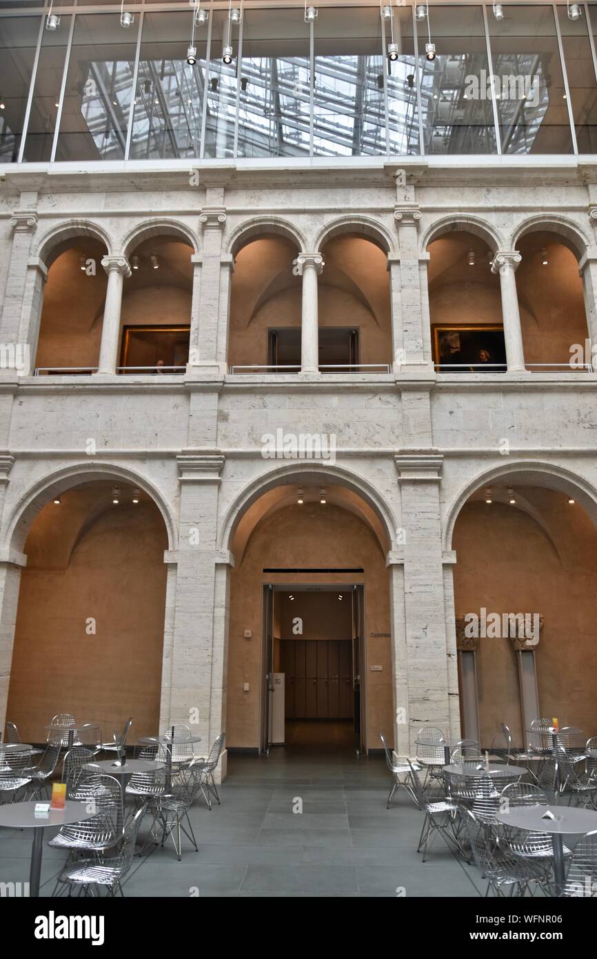 A view of the Harvard Museums in Harvard Square, Cambridge ...