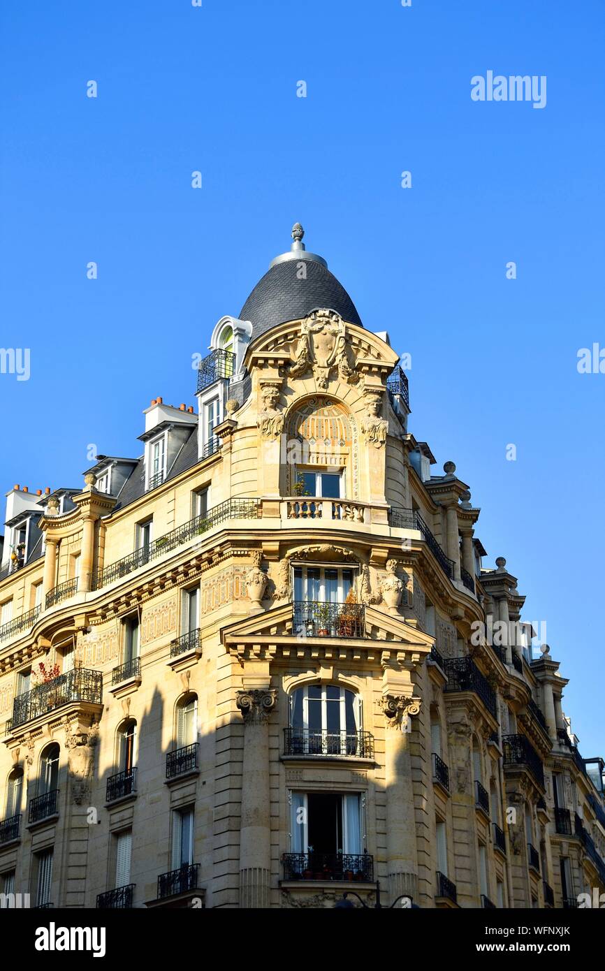 Square daumesnil hi-res stock photography and images - Alamy