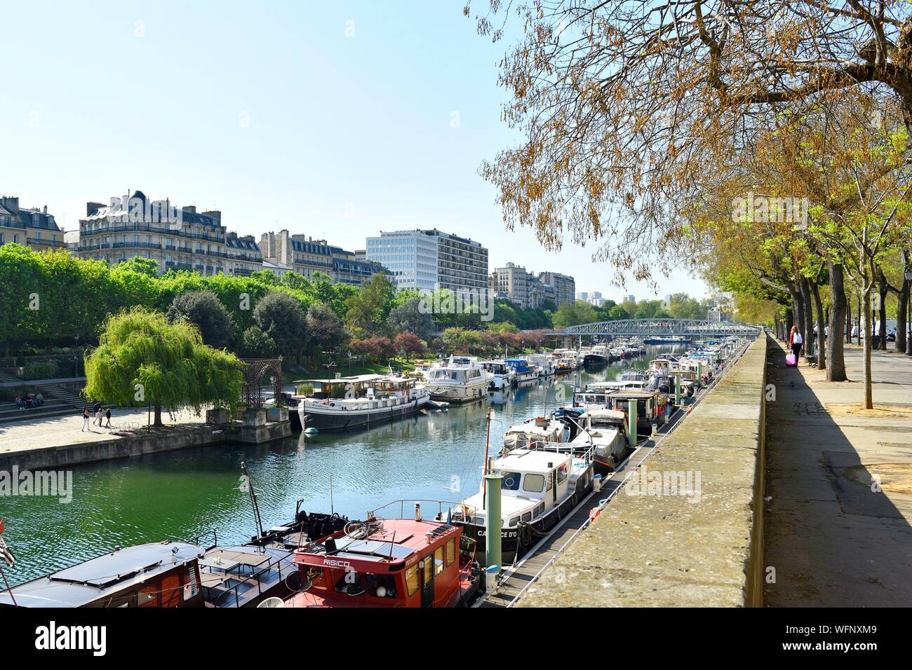 Bastille harbour paris france hi-res stock photography and images - Alamy