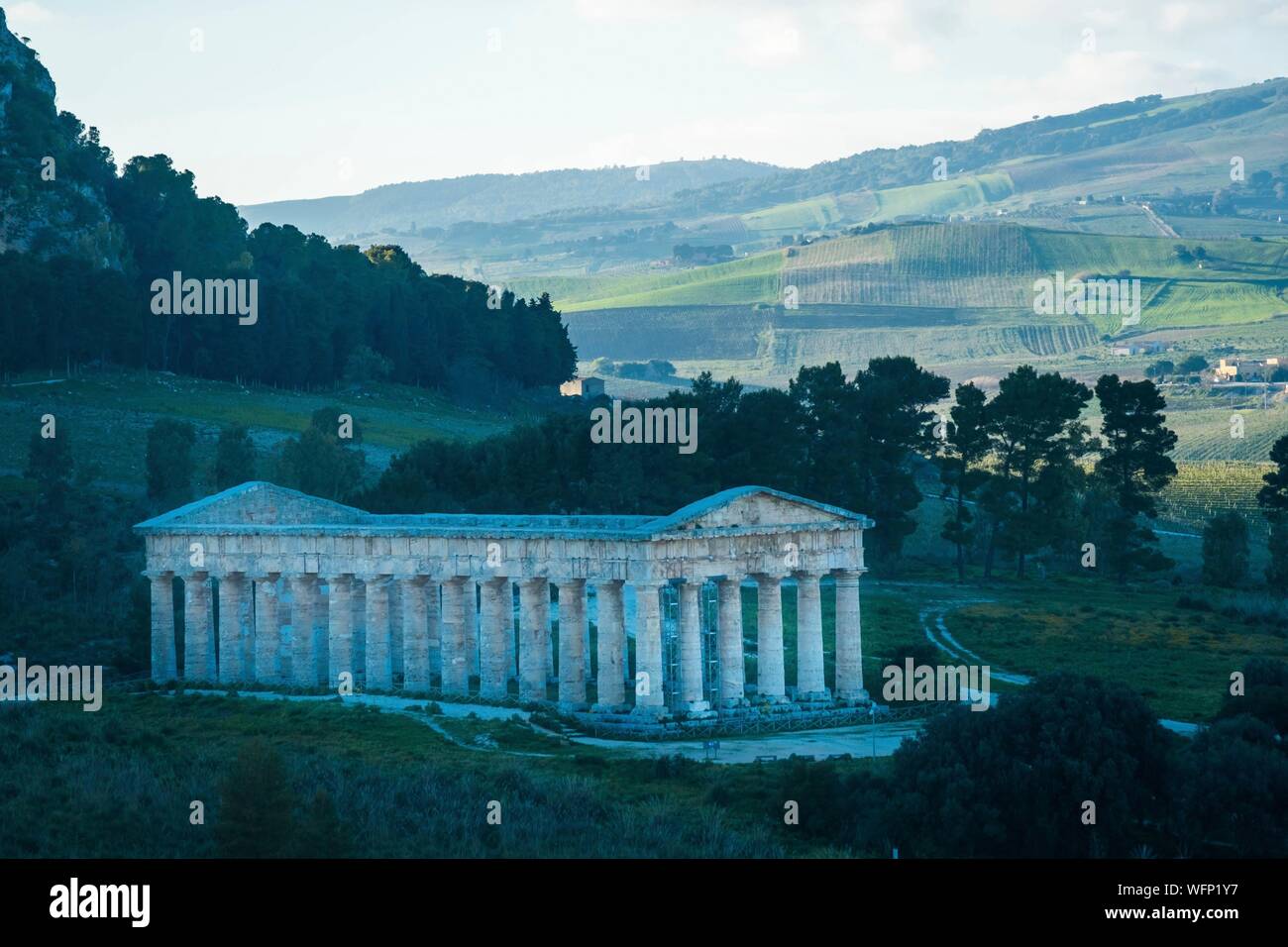 Doric temple segesta general view hi-res stock photography and images ...