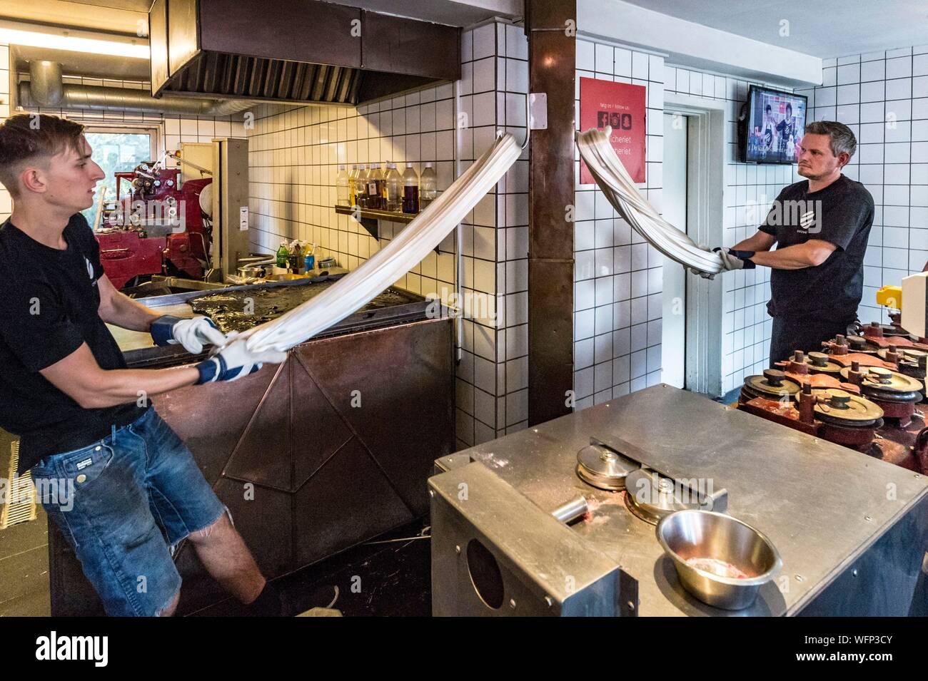 Denmark, Jutland, Skagen, Confectioner Bolcheriet, making hard candies ...