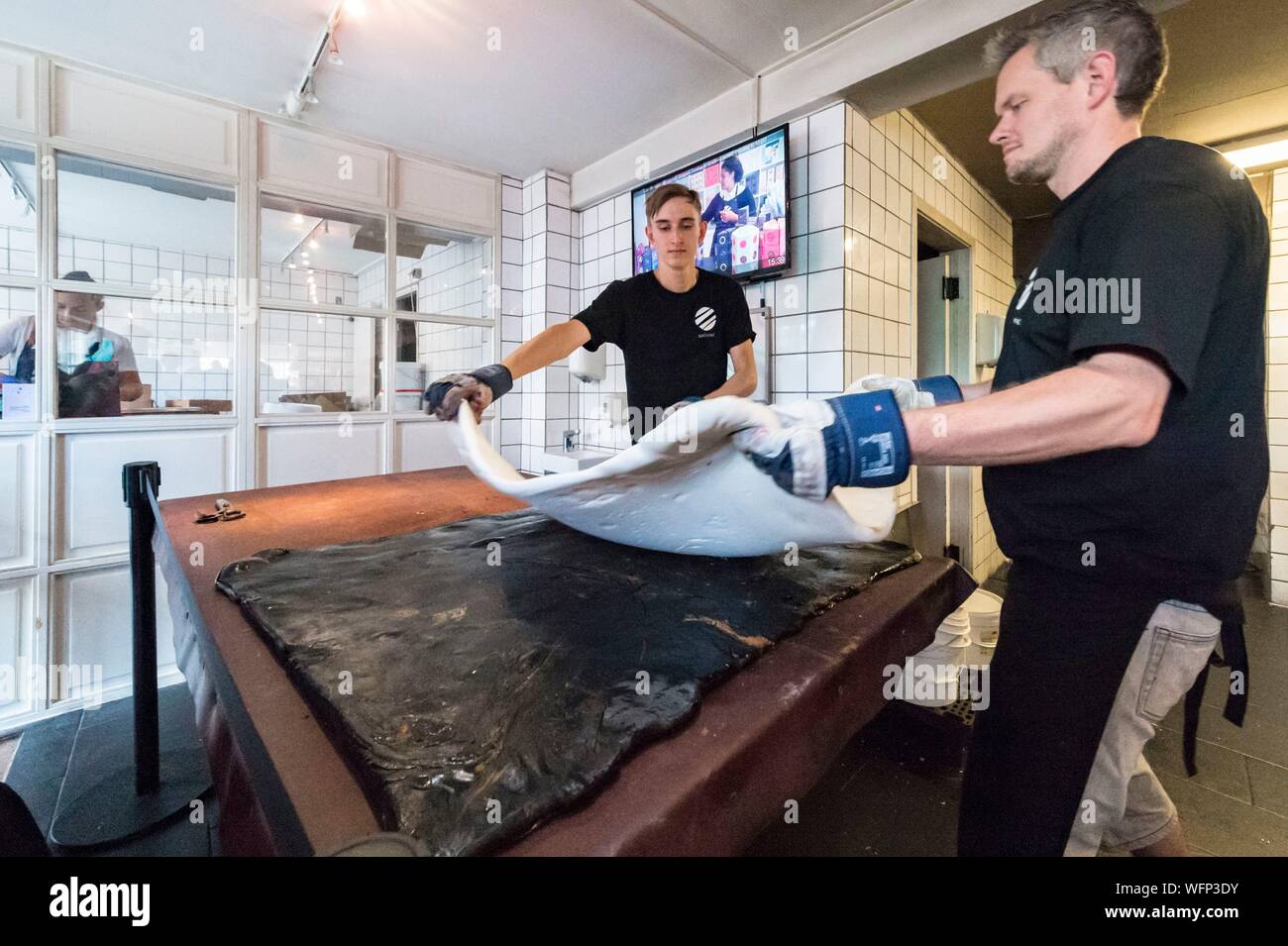 Denmark, Jutland, Skagen, Confectioner Bolcheriet, making hard candies ...