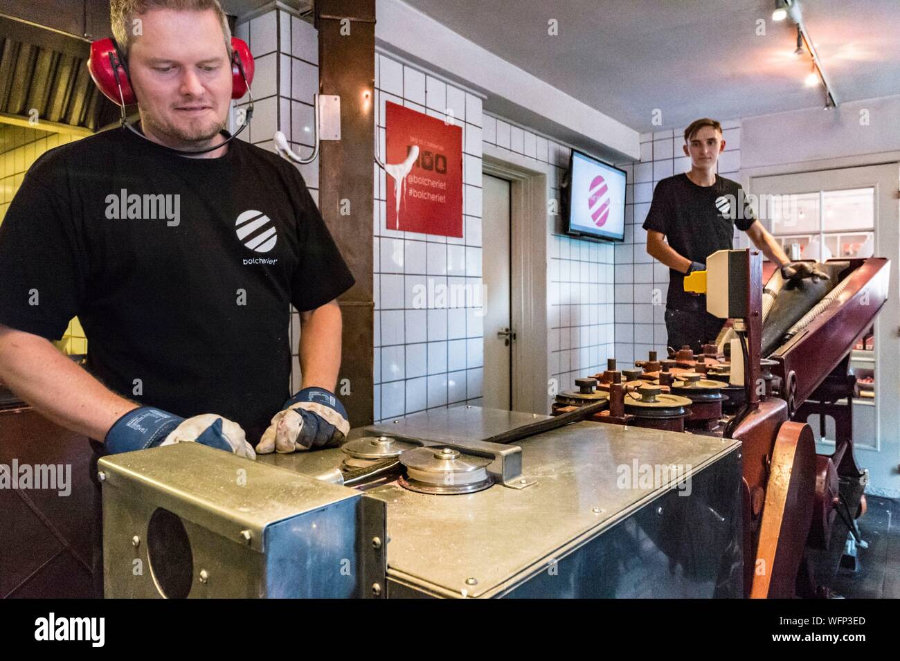 Denmark, Jutland, Skagen, Confectioner Bolcheriet, making hard candies ...