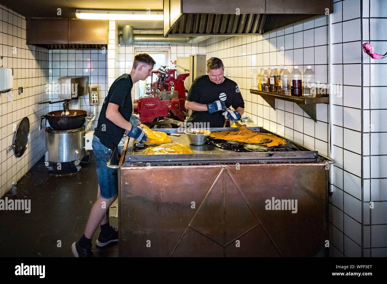 Denmark, Jutland, Skagen, Confectioner Bolcheriet, making hard candies ...