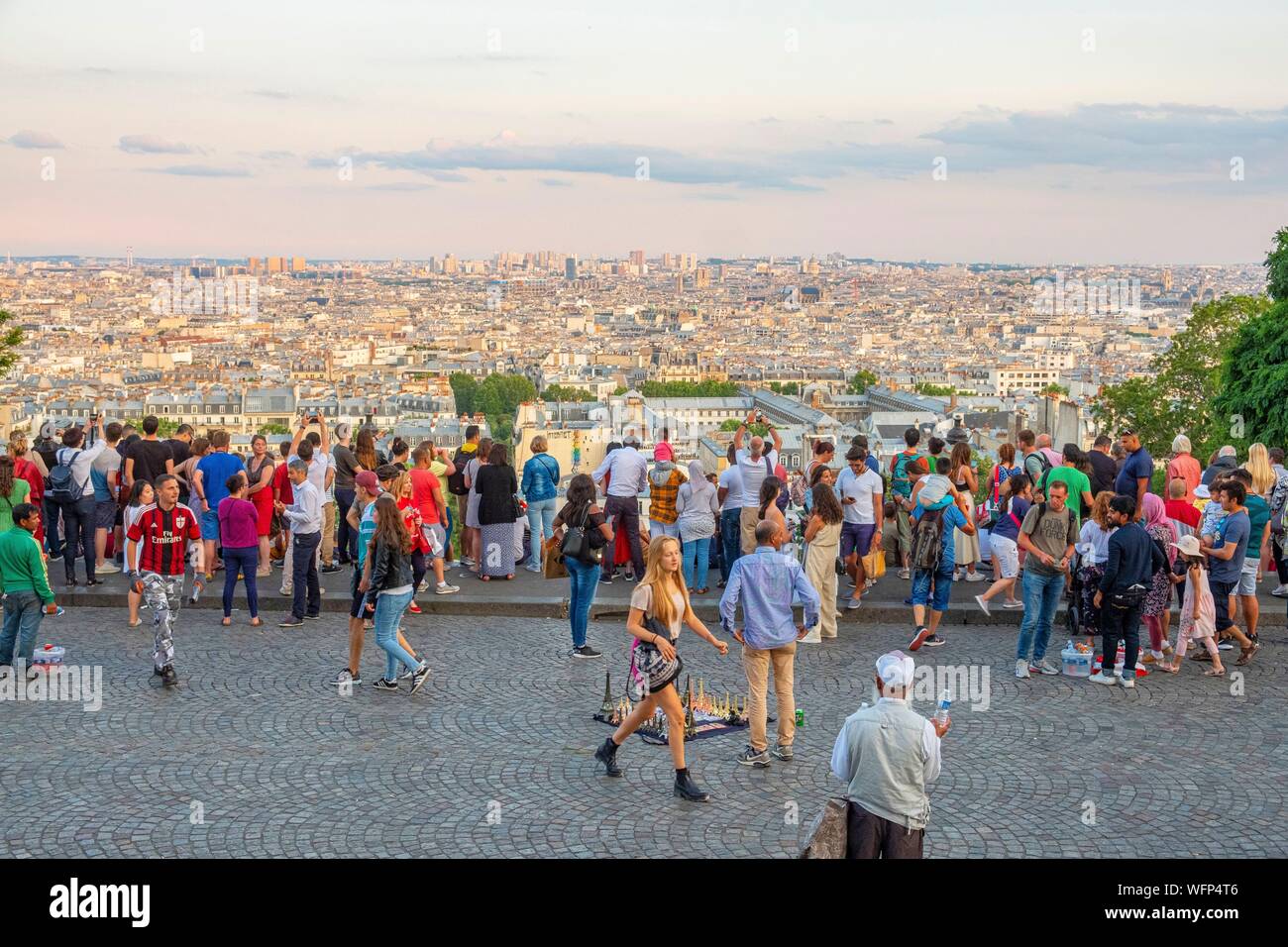 Parvis de sacre coeur hi-res stock photography and images - Alamy