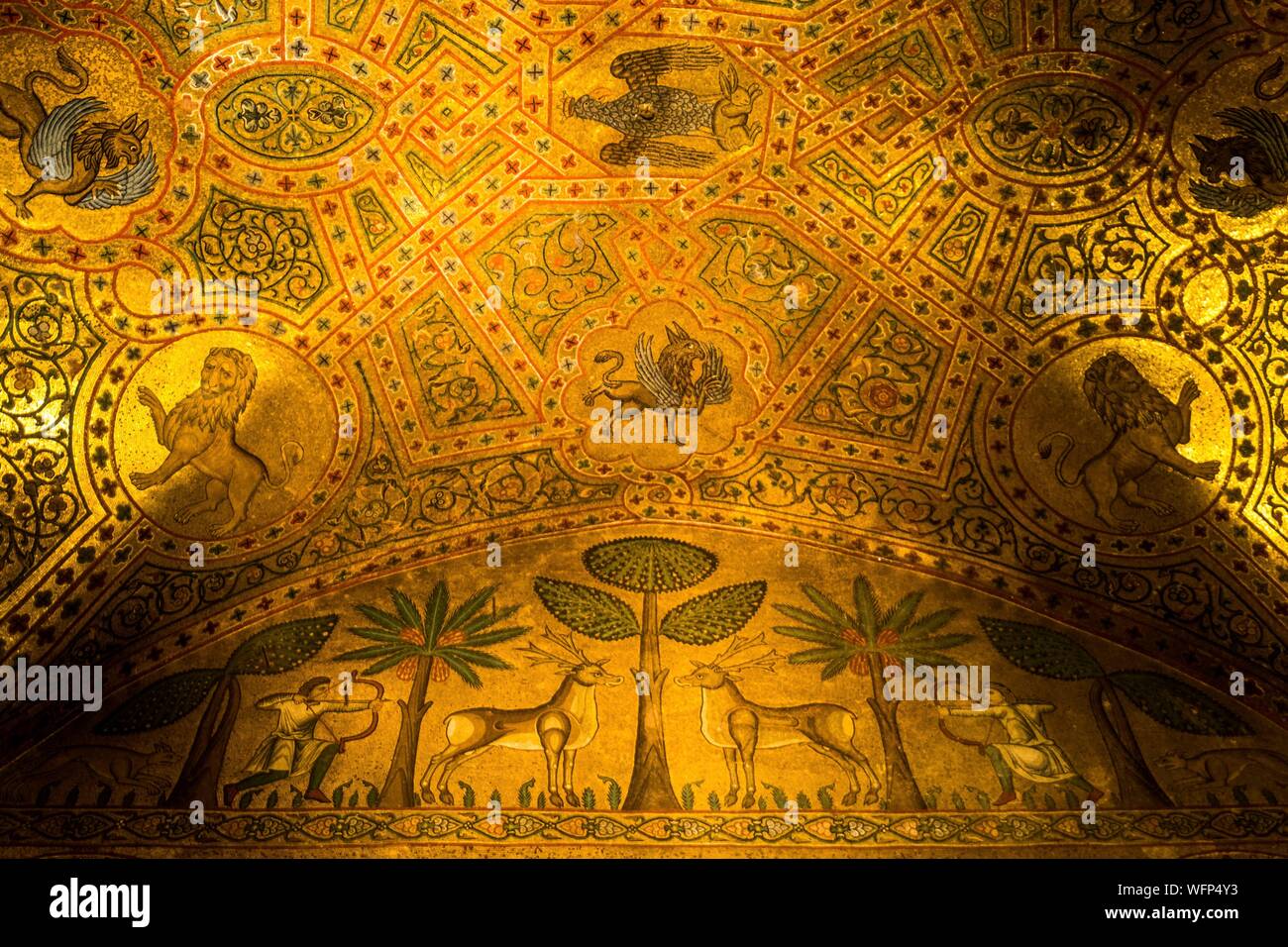 Byzantine art museum hi-res stock photography and images - Alamy