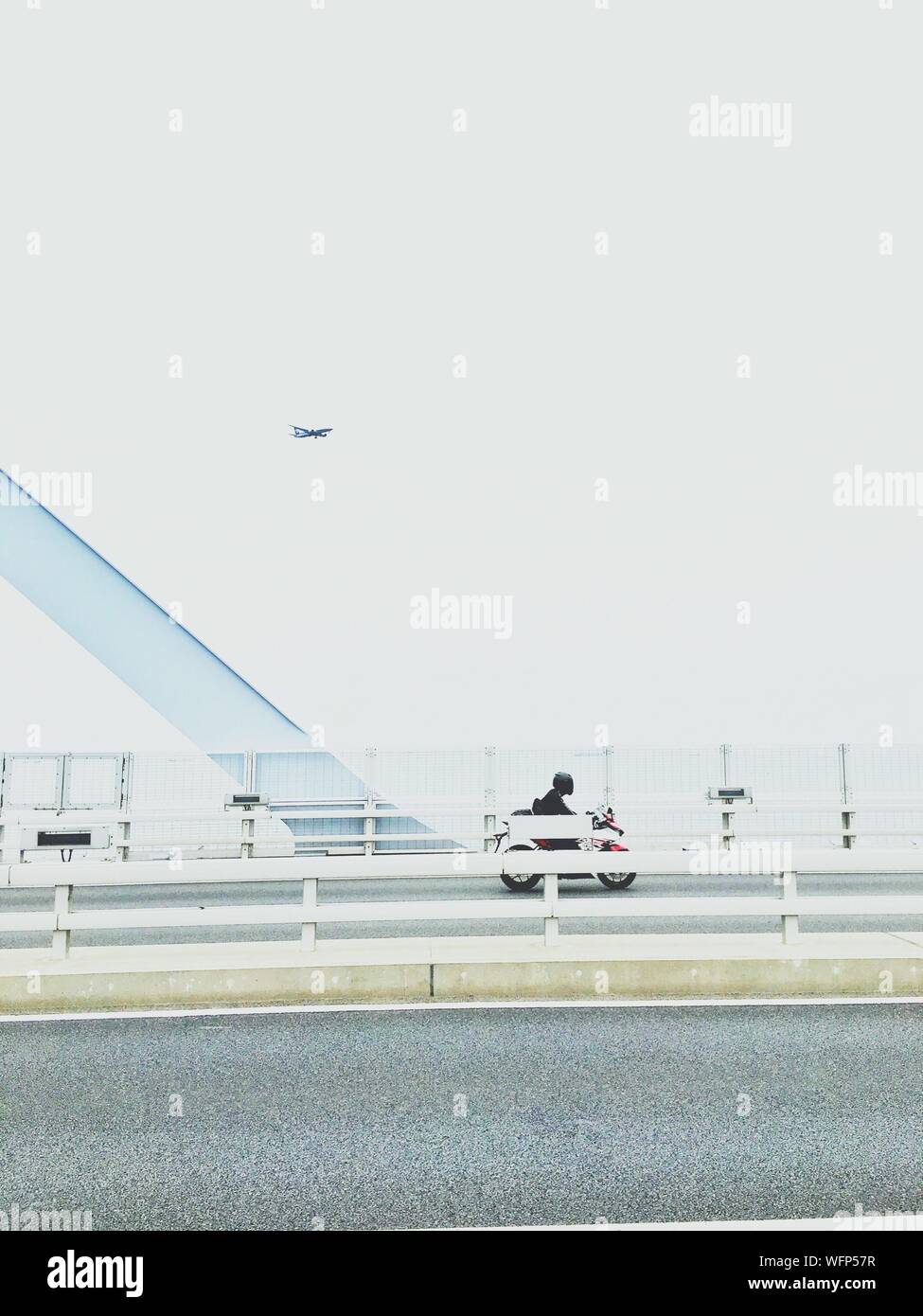 Riding an airplane hi-res stock photography and images - Alamy