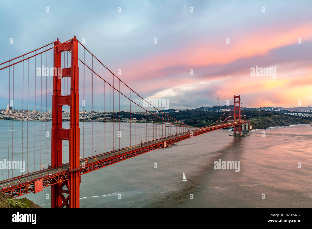 Gateway suspension bridge hi-res stock photography and images - Alamy