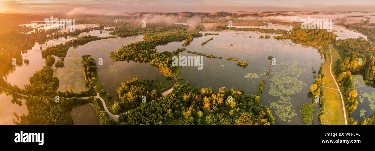 France, Somme, Valley of the Somme, Long, the swamps of the Somme at ...