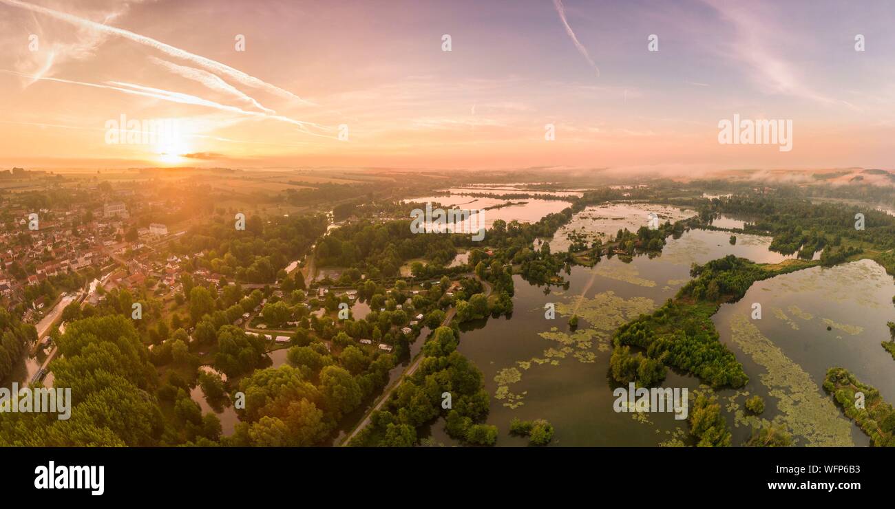 France, Somme, Valley of the Somme, Long, the swamps of the Somme at ...
