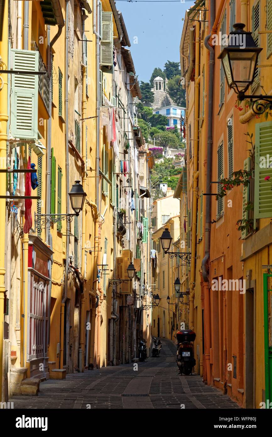 Rue longue hi-res stock photography and images - Alamy