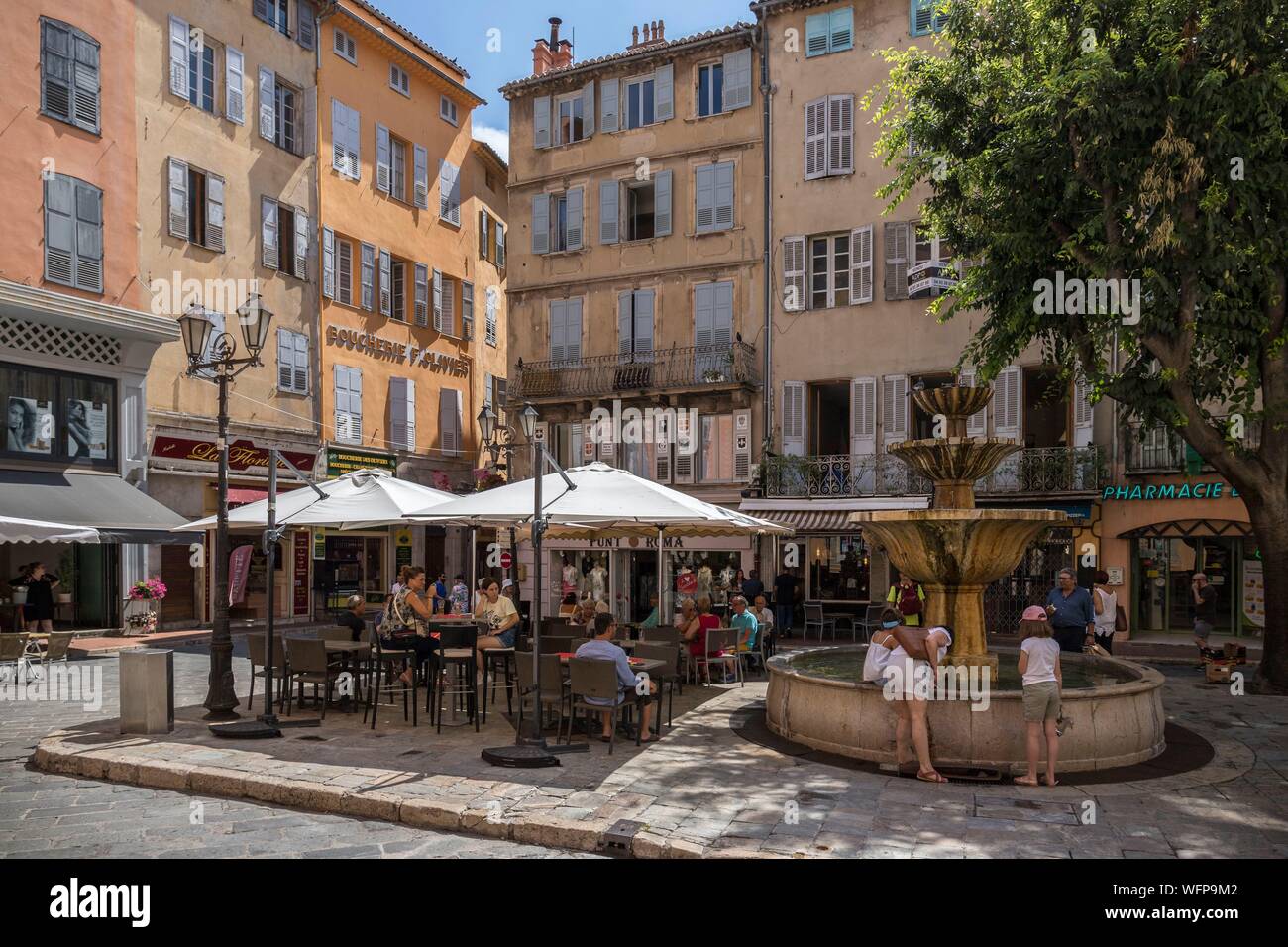 France, Alpes-Maritimes, Grasse, pedestrian street in the city center ...