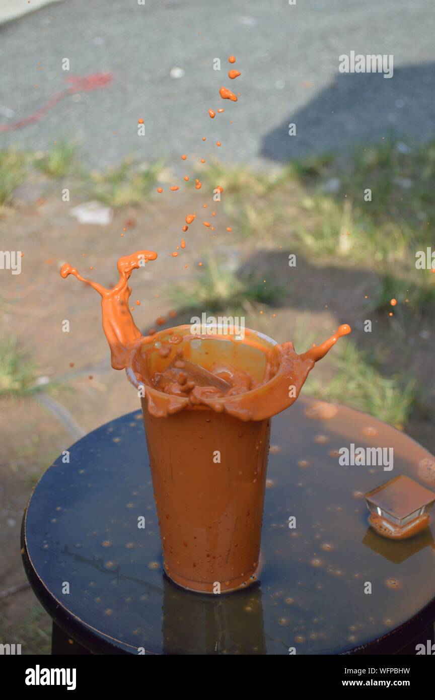 Spilling food drink hi-res stock photography and images - Alamy