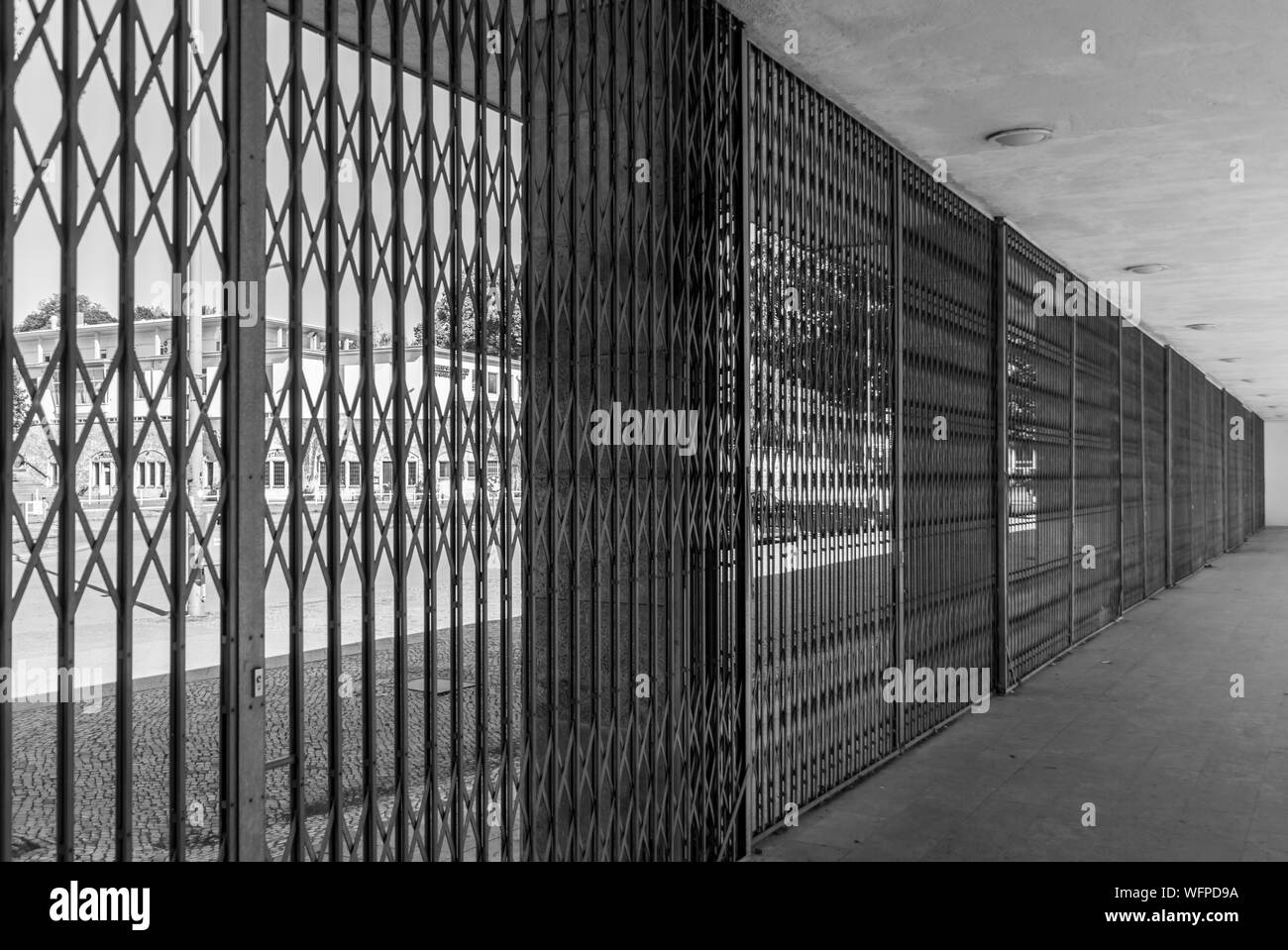 Closed perspective hi-res stock photography and images - Alamy