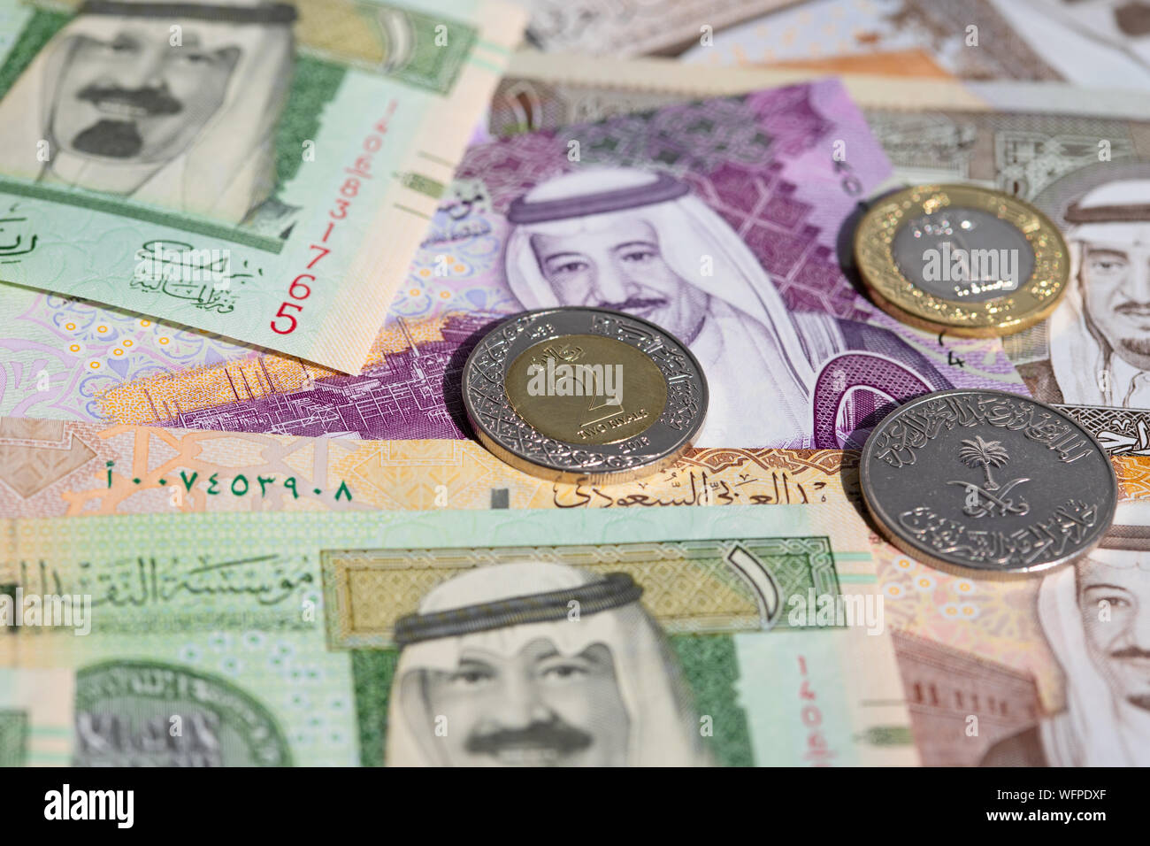 Collection of Saudi Arabia Riyal banknotes Stock Photo - Alamy