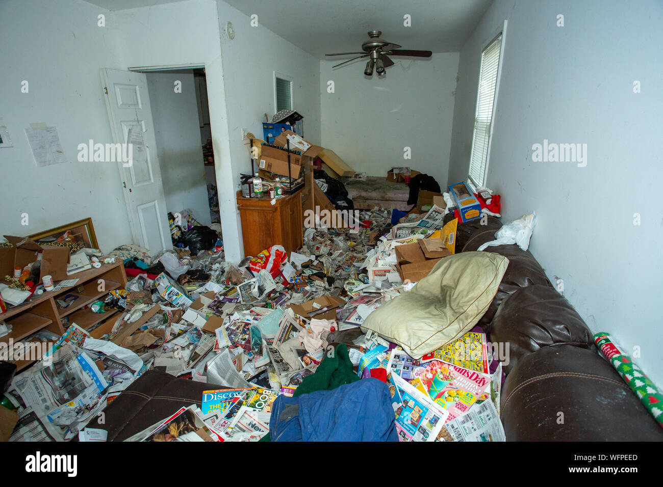 Hoarder home hi-res stock photography and images - Alamy
