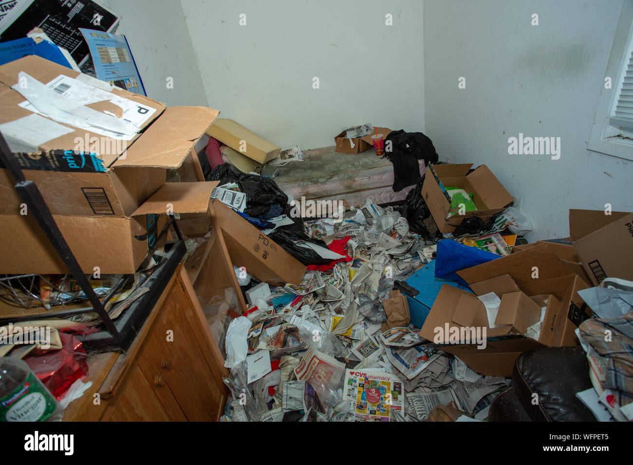 Hoarder apartment hi-res stock photography and images - Alamy