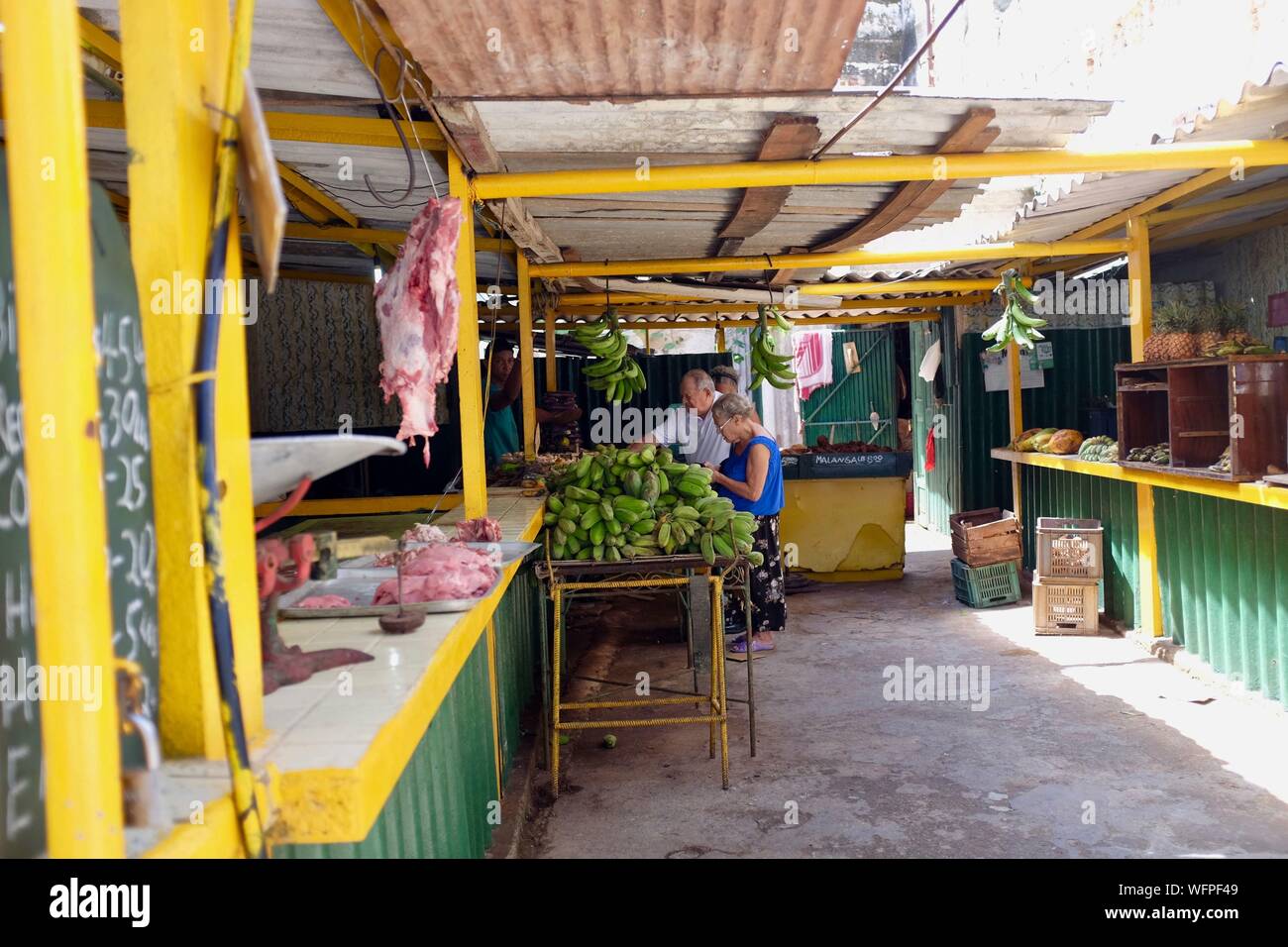 Cuba meat market hi-res stock photography and images - Alamy