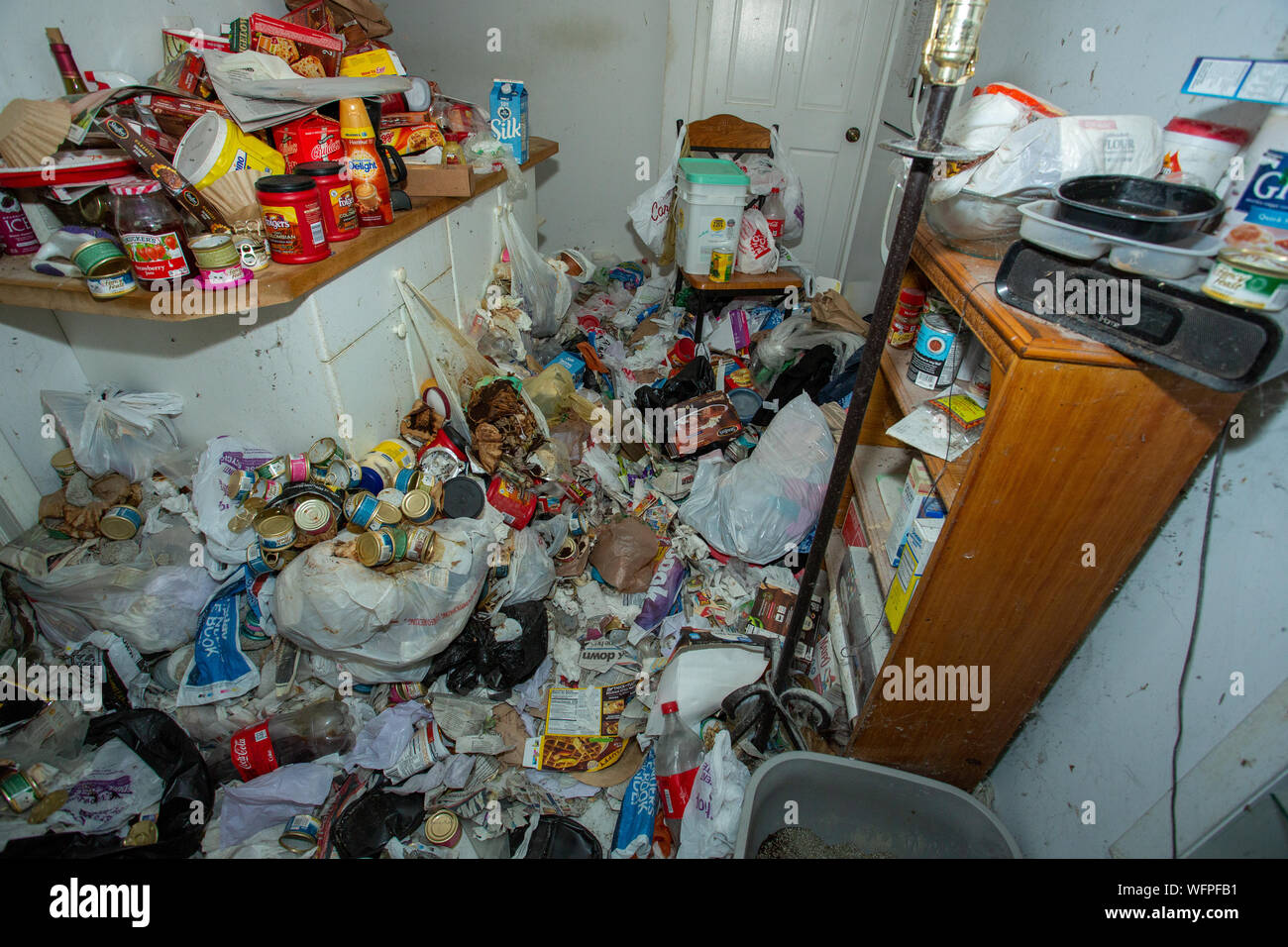 Hoarder kitchen hi-res stock photography and images - Alamy