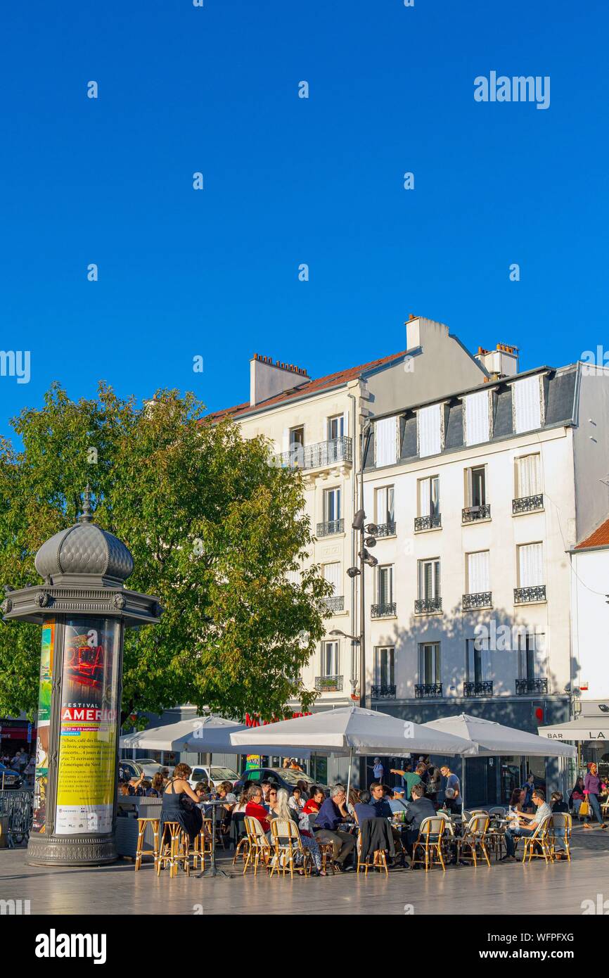 Cafe de pierre hi-res stock photography and images - Alamy