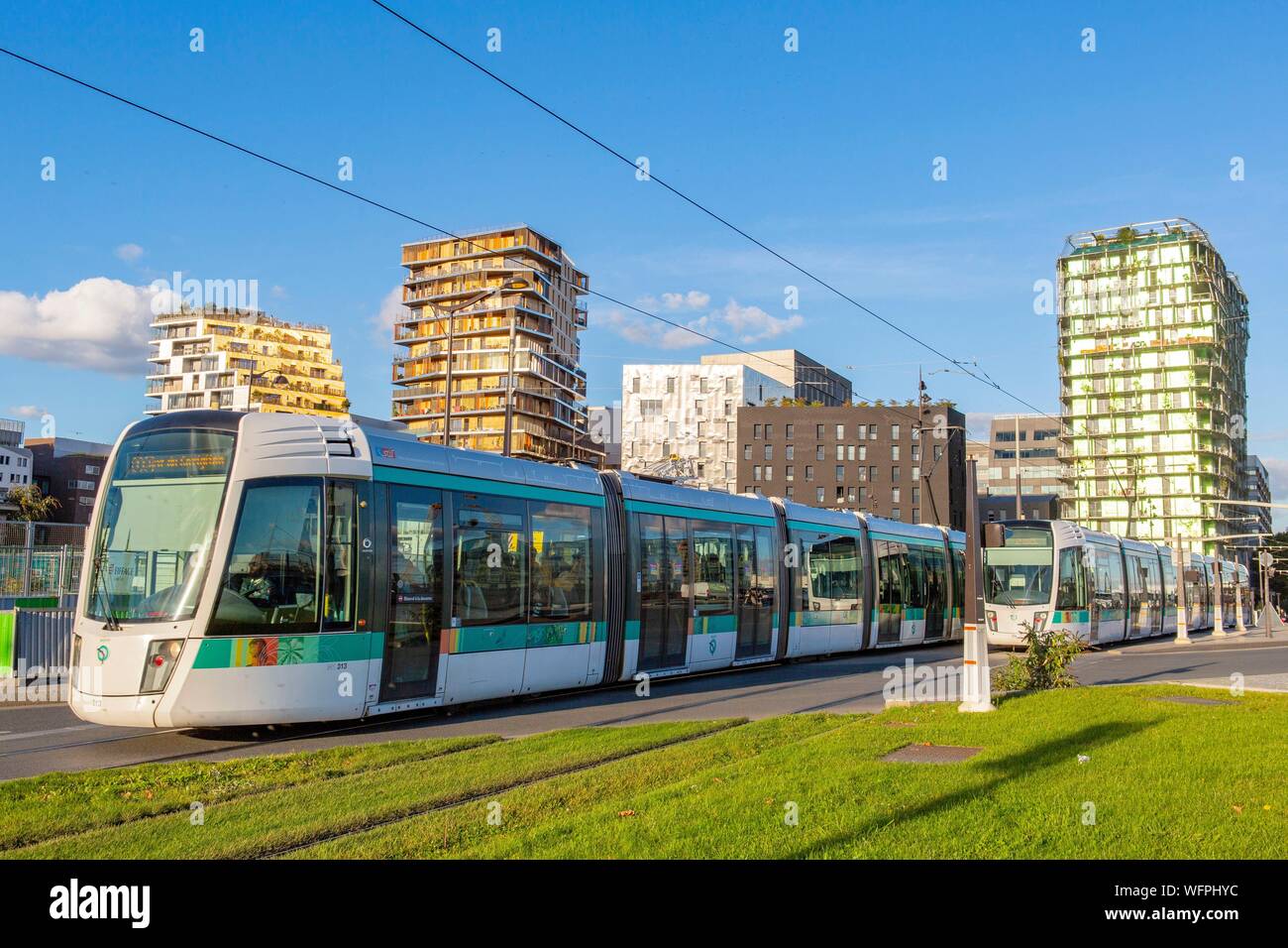 Paris tramway paris france europe hi-res stock photography and images ...