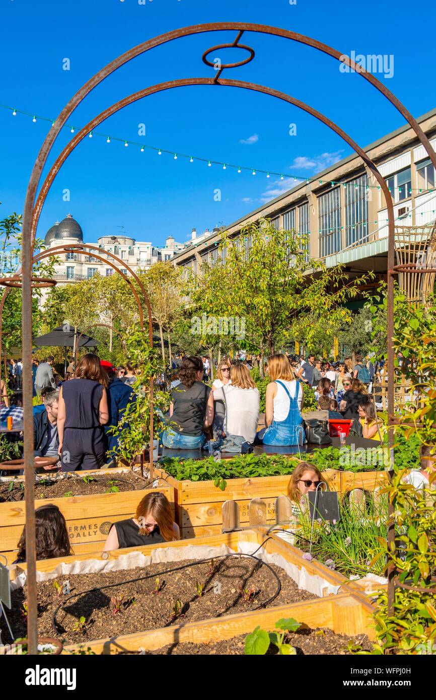 France, Paris, Ground Control Paris, the famous bar ephemeral free and ...