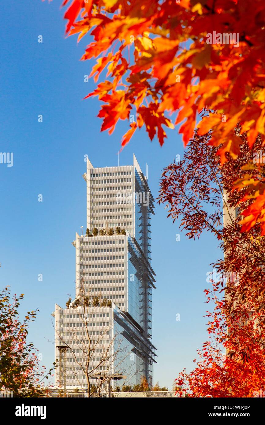 France, Paris, Parc Clichy Batignolles-Martin Luther King Garden and ...