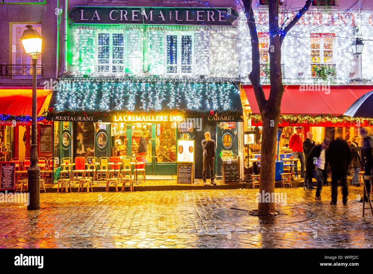 Place du tertre montmartre cafe hi-res stock photography and images - Alamy