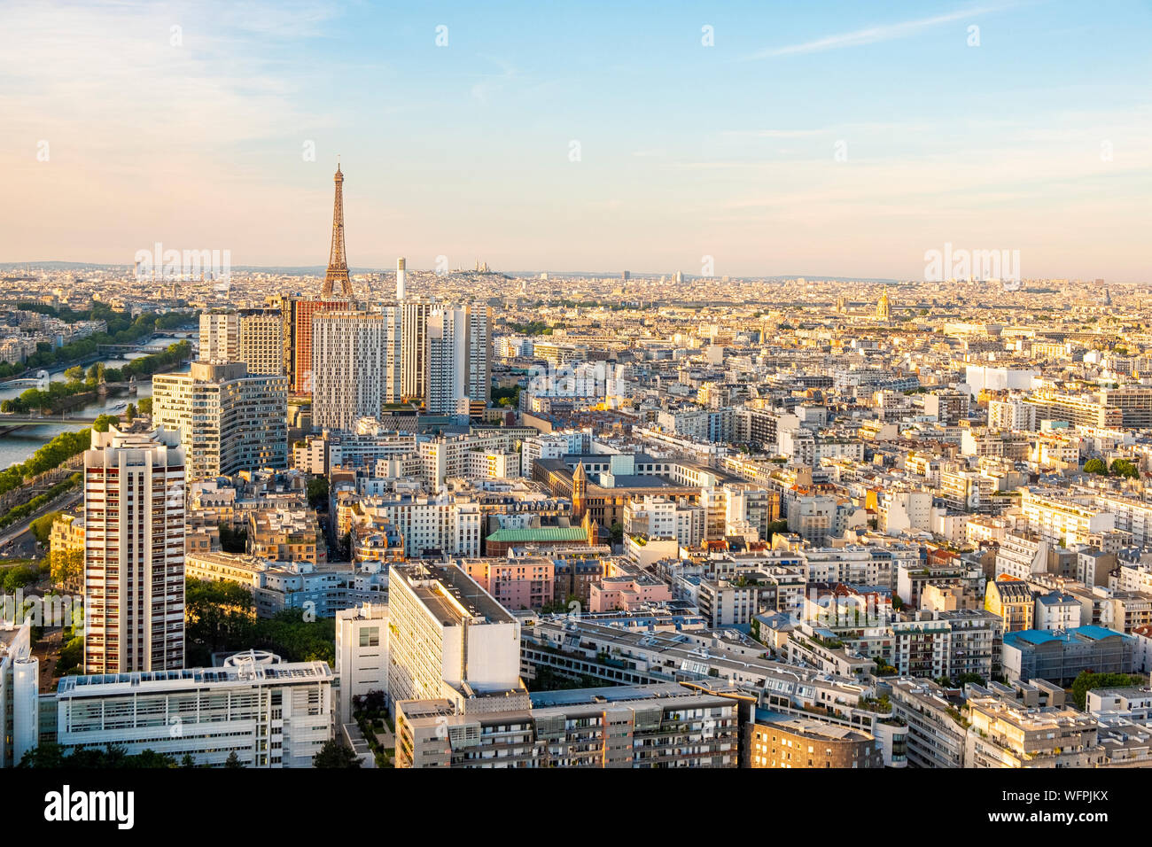 France, Paris, 15th arrondissement, the buildings of the Front de Seine ...