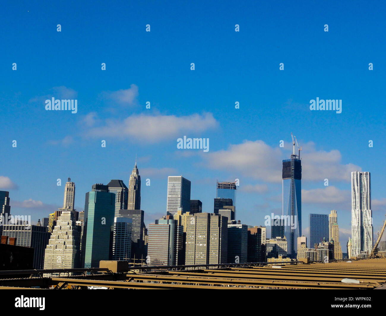 Blue city skyline hi-res stock photography and images - Alamy