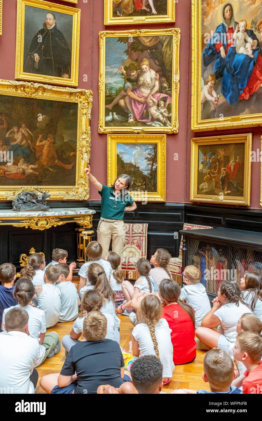 Painting Class Art Gallery High Resolution Stock Photography and Images ...