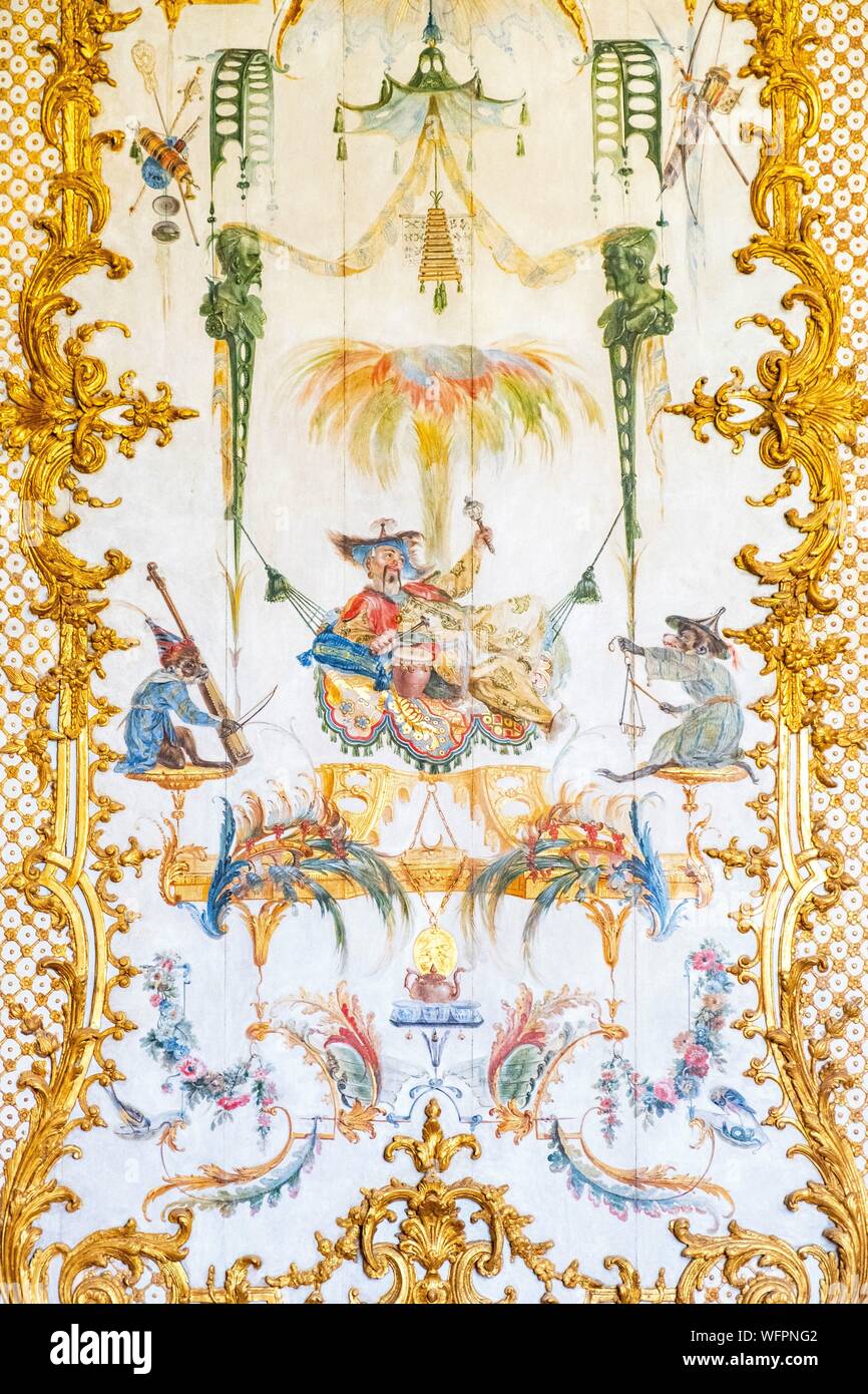 Grande singerie hi-res stock photography and images - Alamy