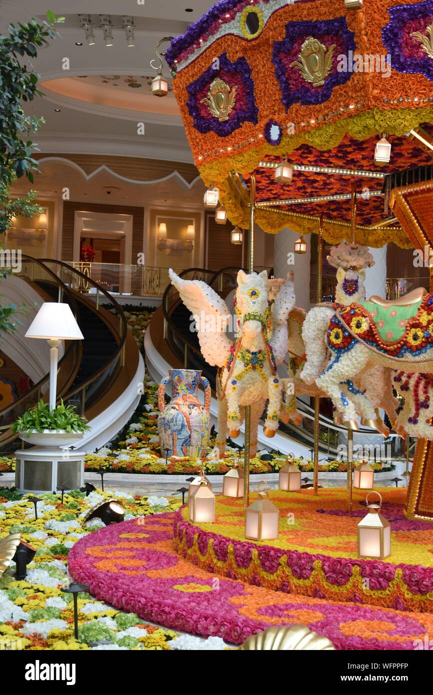 Wynn hotel table hi-res stock photography and images - Alamy