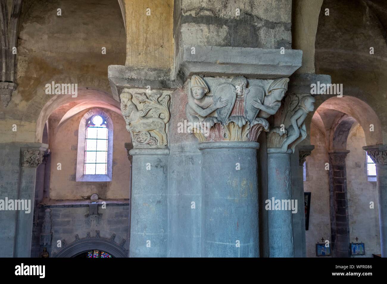 Romanesque column capitals hi-res stock photography and images - Alamy