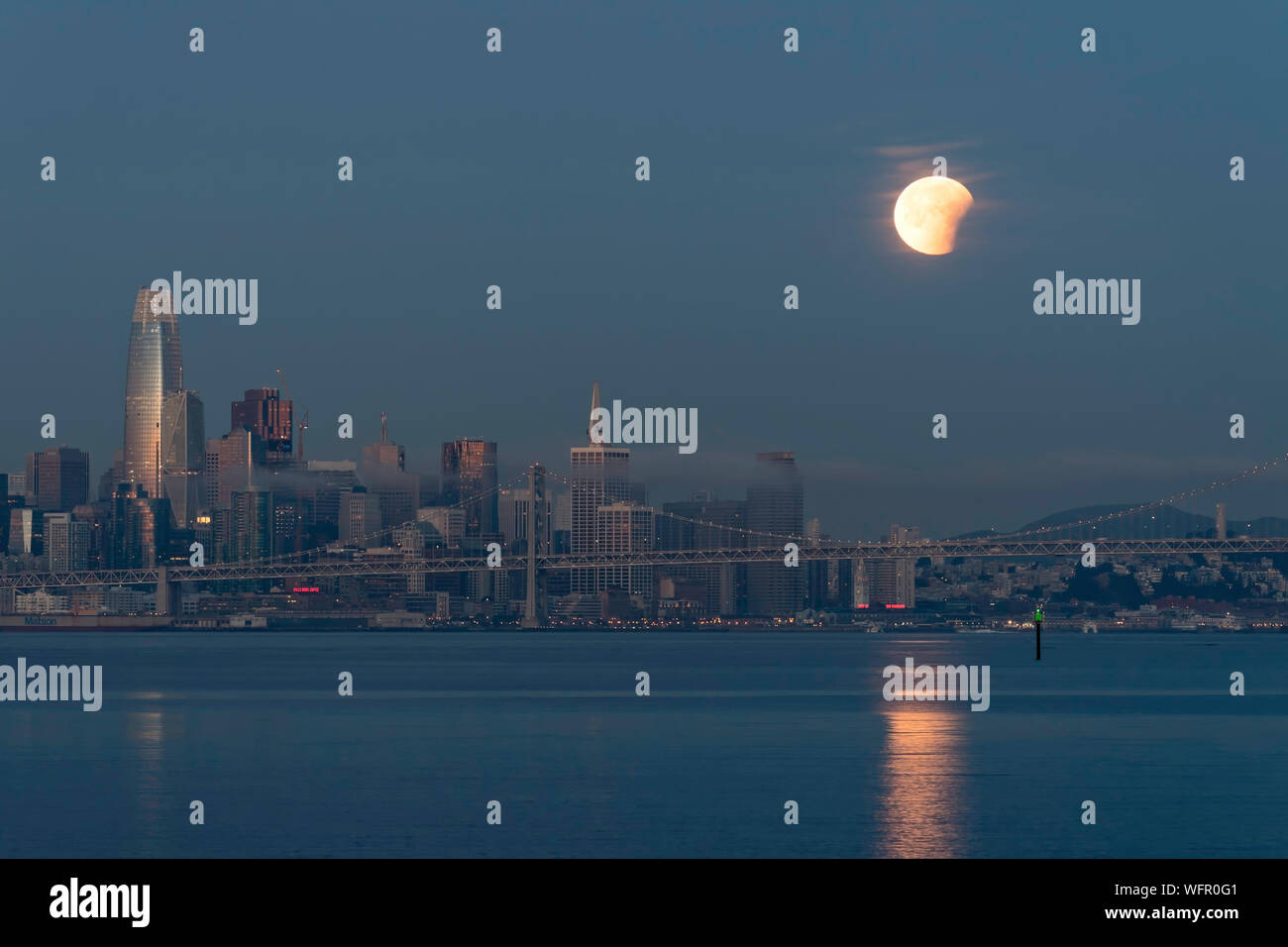 Salesforce tower san francisco hi-res stock photography and images - Alamy