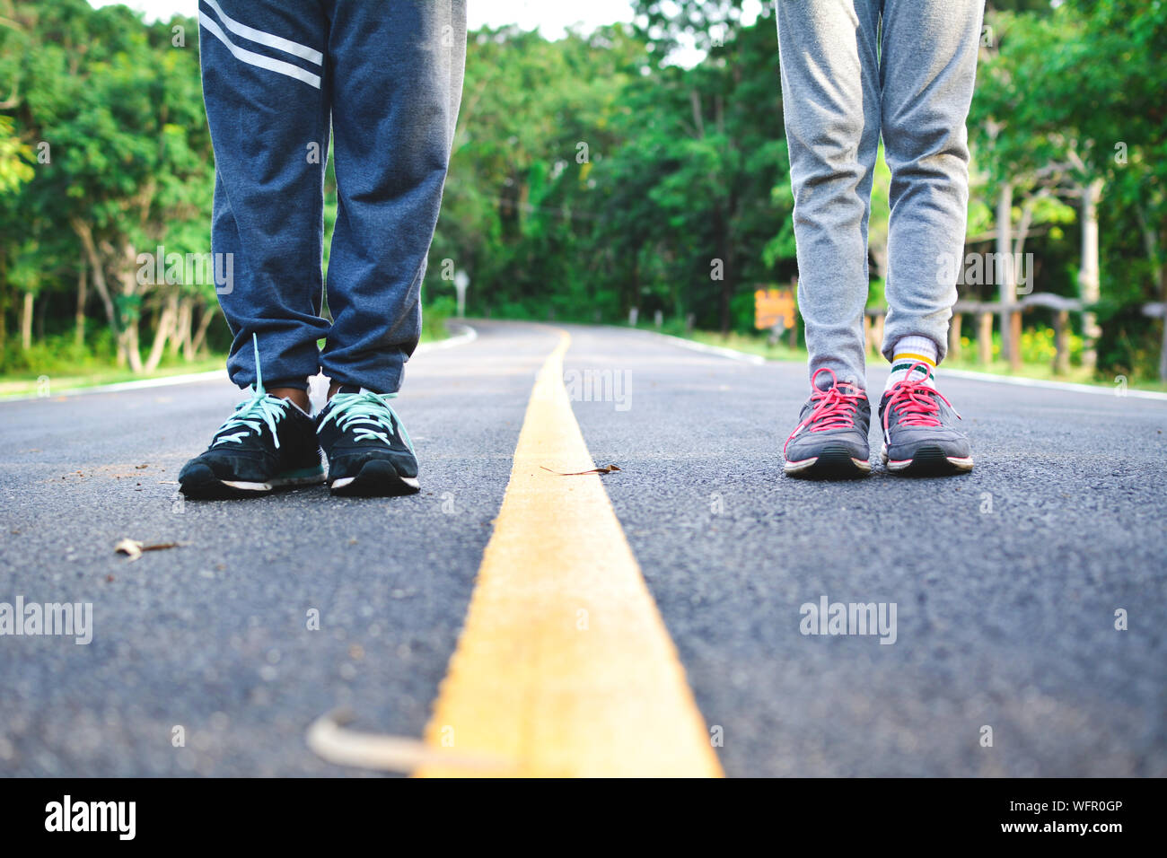 People standing too close hi-res stock photography and images - Alamy