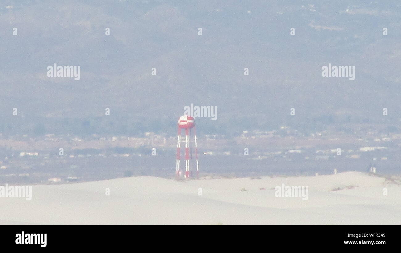 Red white tower hi-res stock photography and images - Alamy