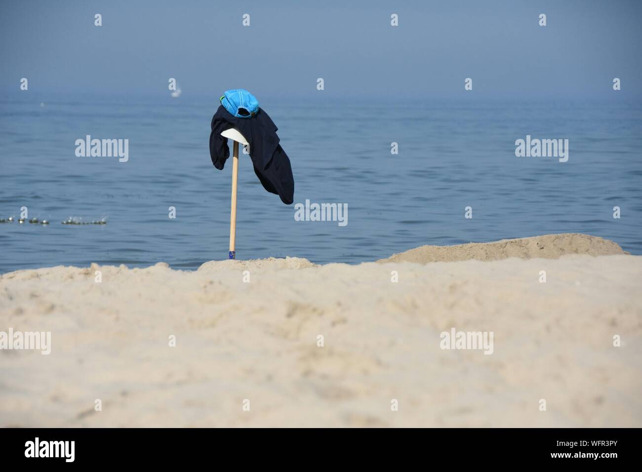 Pole balancing hi-res stock photography and images - Alamy