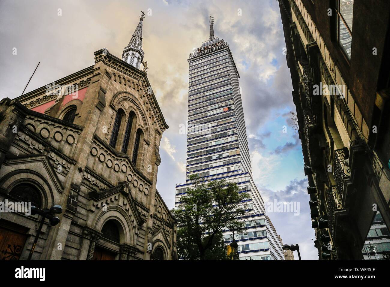 Torre mexicana hi-res stock photography and images - Alamy