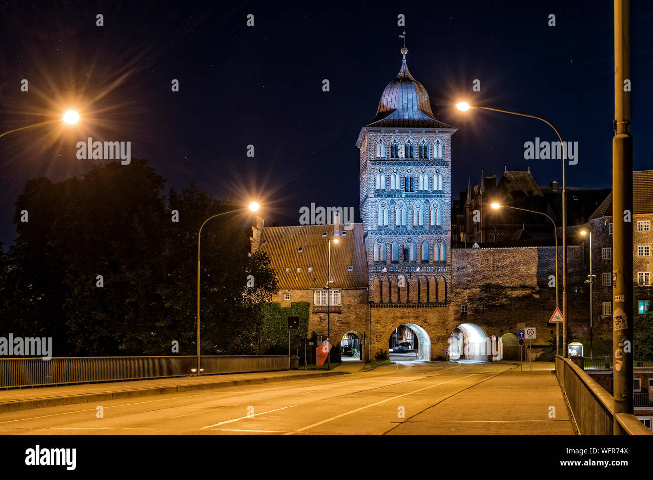 Burgtor hi-res stock photography and images - Alamy